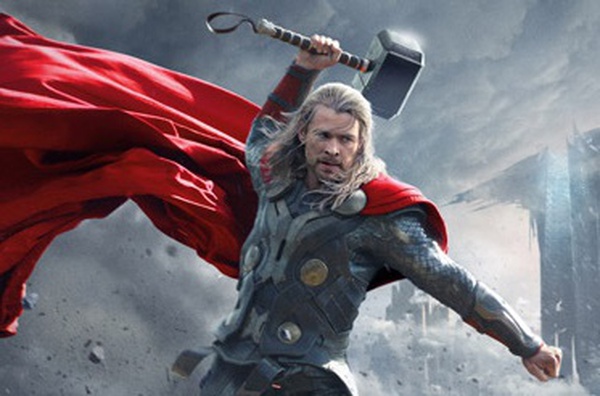 Fan Marvel tại Việt Nam tranh cãi dữ dội về chiếc búa thần của Thor