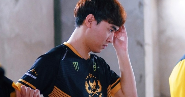 Levi bị người hâm mộ yêu cầu nghỉ ngơi và nhường chỗ cho TomRio sau ...