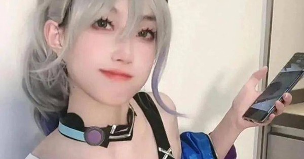 Nữ coser nổi tiếng đột ngột qua đời ở tuổi 24, nguyên nhân không ai ngờ