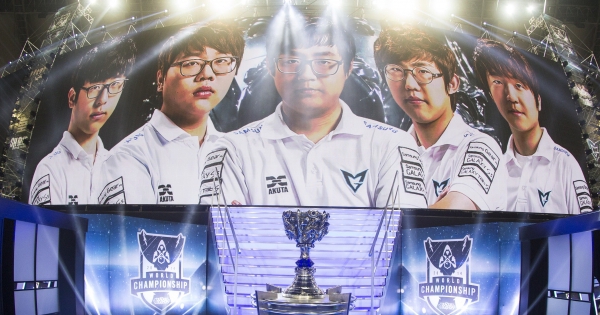 Skin Samsung White gây sốt cộng đồng Liên Minh Huyền Thoại thế giới