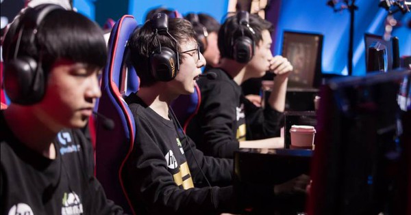 [Trực Tiếp LPL] OMG vs RNG: Khi chặng đua đã đến hồi kết