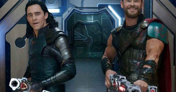 Suýt chút nữa, Thần Sấm Thor đã dùng súng "chiến" Thanos trong Avengers ...
