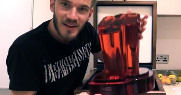 Nút Ruby hay nút Kim Cương có lẽ cũng chưa đủ, Youtube nên dựng tượng ...