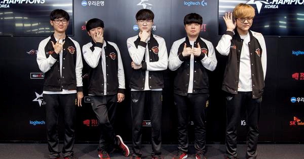 Vòng bảng CKTG, sự thống trị của người Hàn, LCS, LMS, VCS sạch bóng và nỗi buồn Uzi