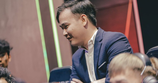 LMHT: HLV Ling Cao Thủ chia tay Dashing Buffalo chỉ sau một mùa giải