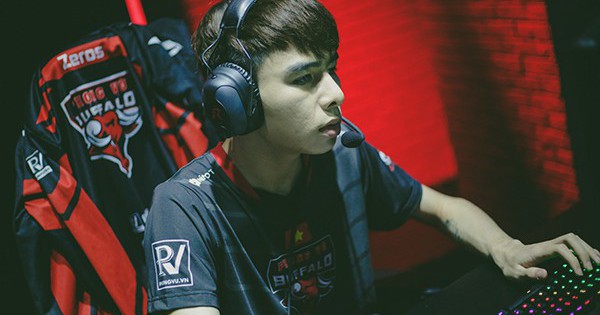 LMHT: PVB suýt bị loại, Zeros nhận một đống gạch đá từ cộng đồng mạng ...