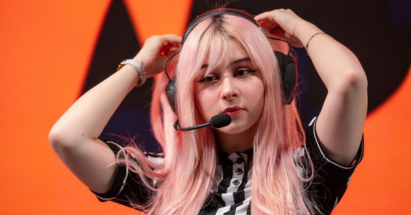 LMHT: Ngẩn ngơ trước nhan sắc thiên thần của Yuli - Nữ trọng tài hot ...