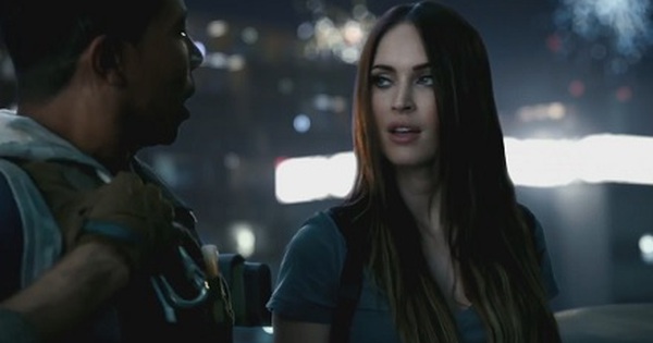 Megan Fox "bốc lửa" trong Call of Duty: Ghosts